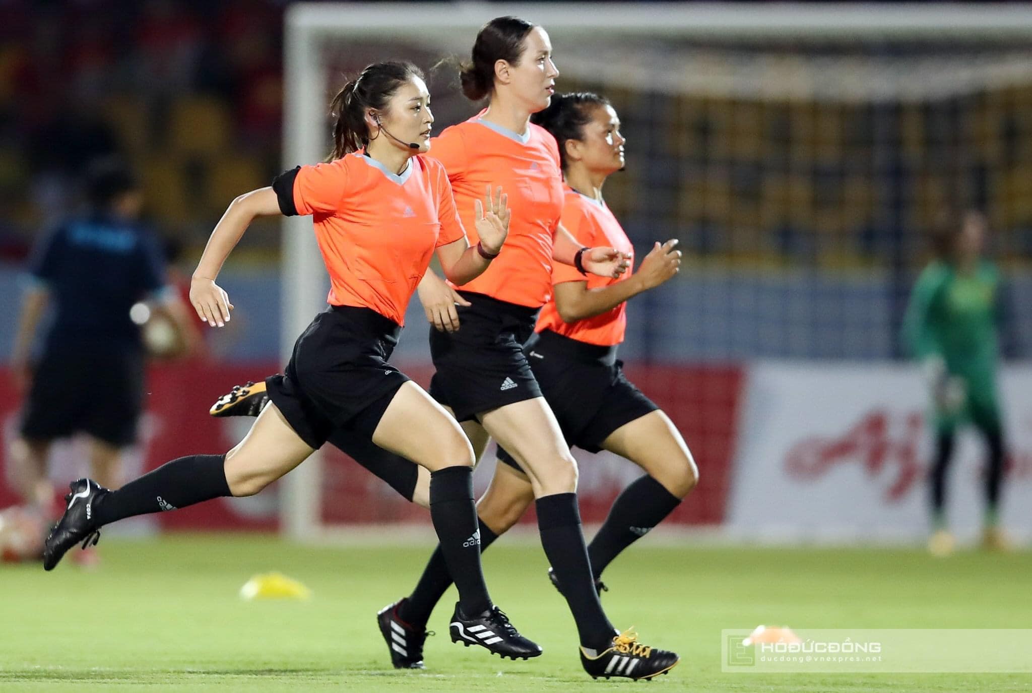 Duuren.Life - Азийн наадмын хөлбөмбөгийн шигшээ тоглолтыг монгол эмэгтэй шүүнэ