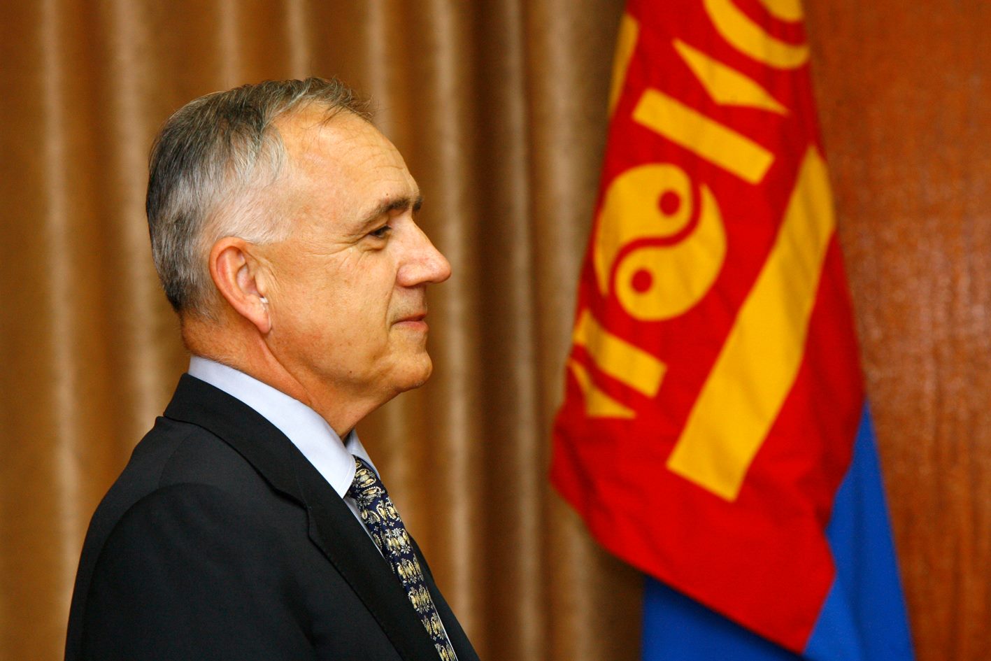 Duuren.Life - 10 баримт: Чингисийн одонтой америк хүн